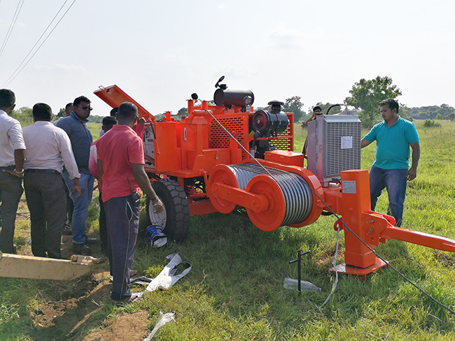 Max Pull 100kN 5km / H Conductor Stringing Equipment Hydraulic Puller